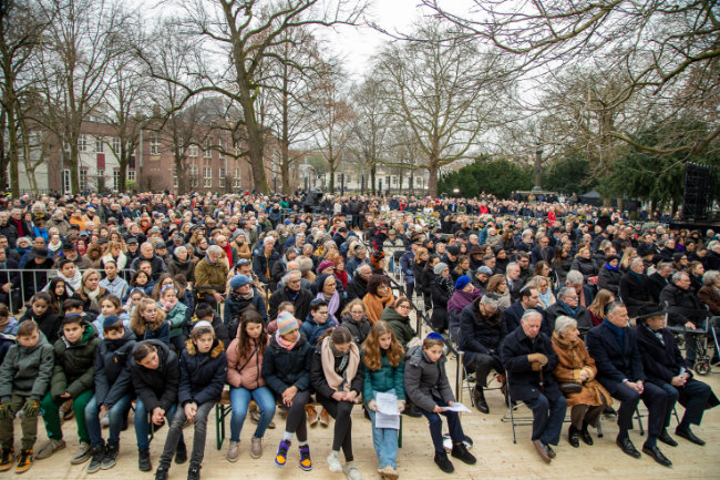 Een terugblik op Lezing, Toespraak VN, Herdenking